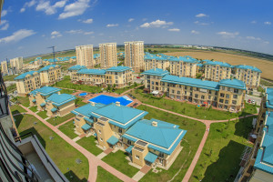 Opus Land Development a investit într-un strip mall la complexul ...